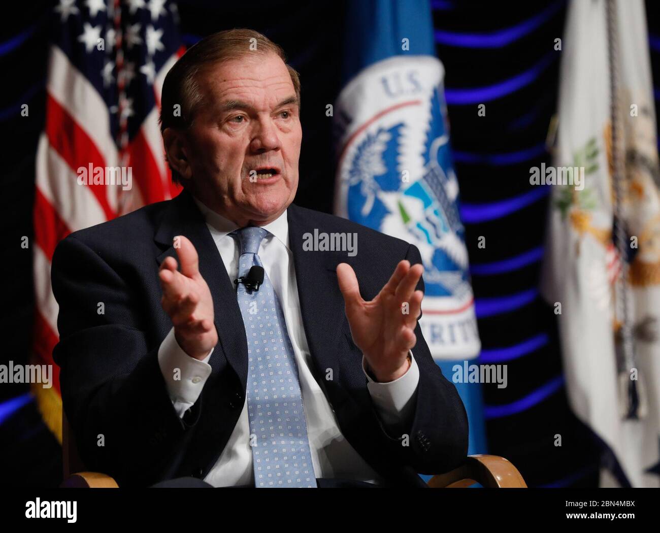 Dhs secretary thomas ridge hi-res stock photography and images - Alamy