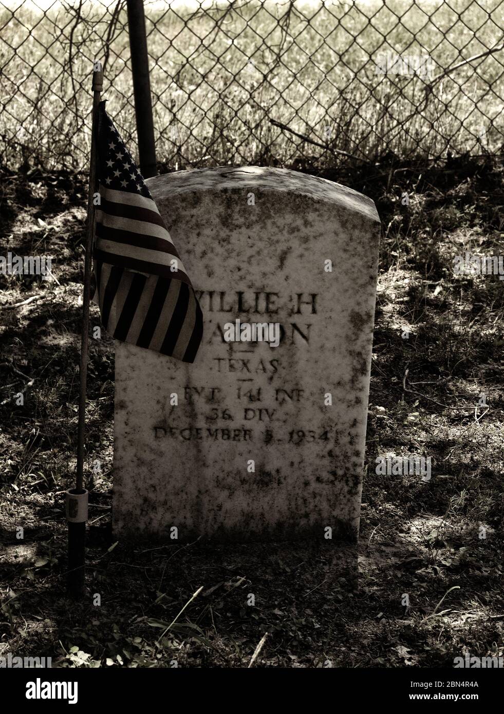 American flag in old graveyard hi-res stock photography and images - Alamy