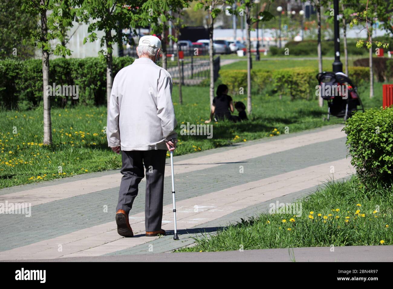 Person limping hi-res stock photography and images - Alamy