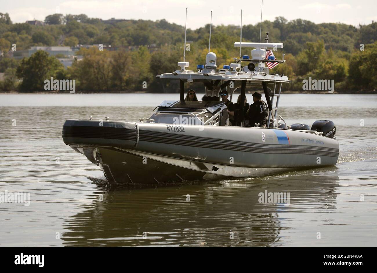 Range of 25 nautical miles hi-res stock photography and images - Alamy