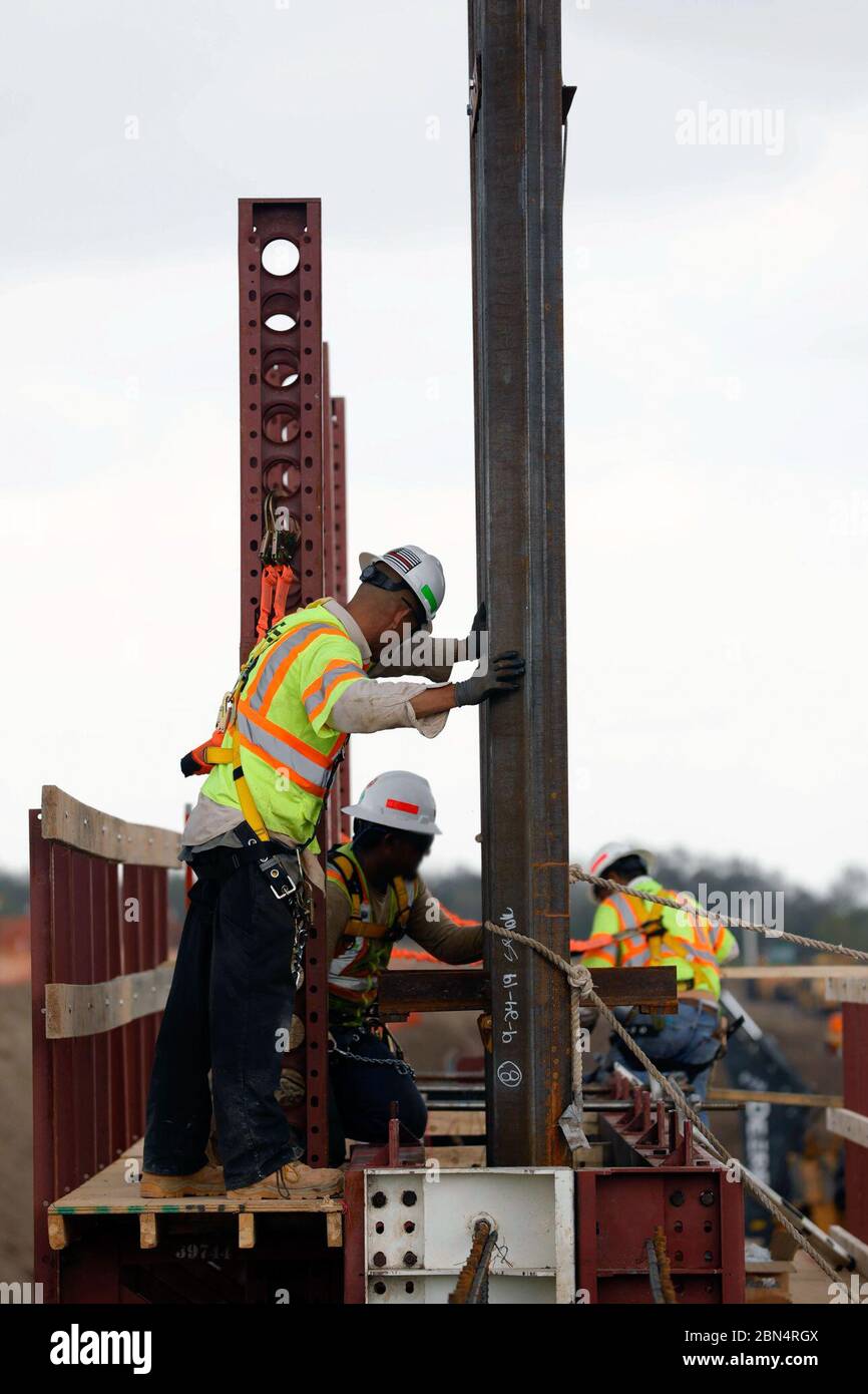2019 mexico border wall construction hi-res stock photography and ...