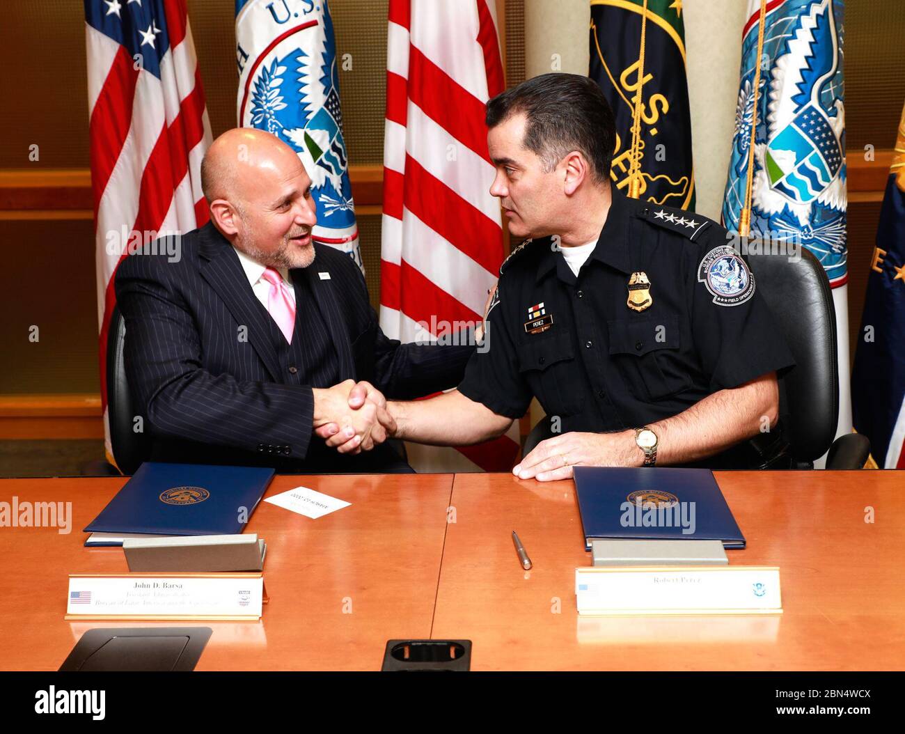 Cbp deputy commissioner robert perez hi-res stock photography and ...
