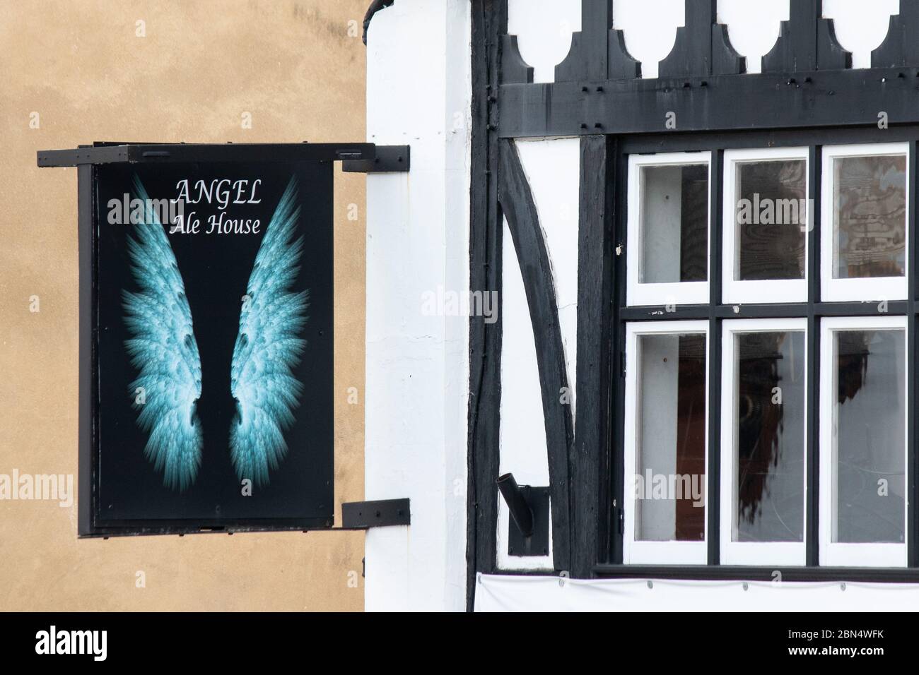 Angel wings pub signs hi-res stock photography and images - Alamy