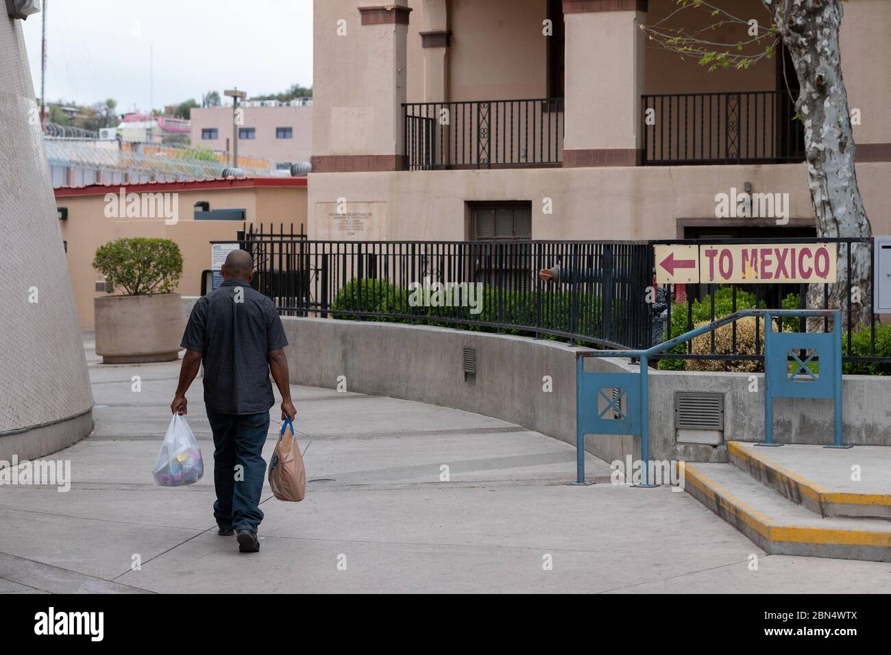 Border crossing pedestrian mexico hi-res stock photography and images ...
