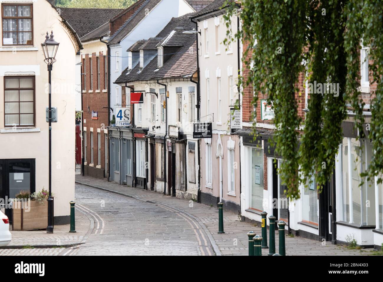 Houses surrounding the market square in Atherstone, North Warwickshire ...