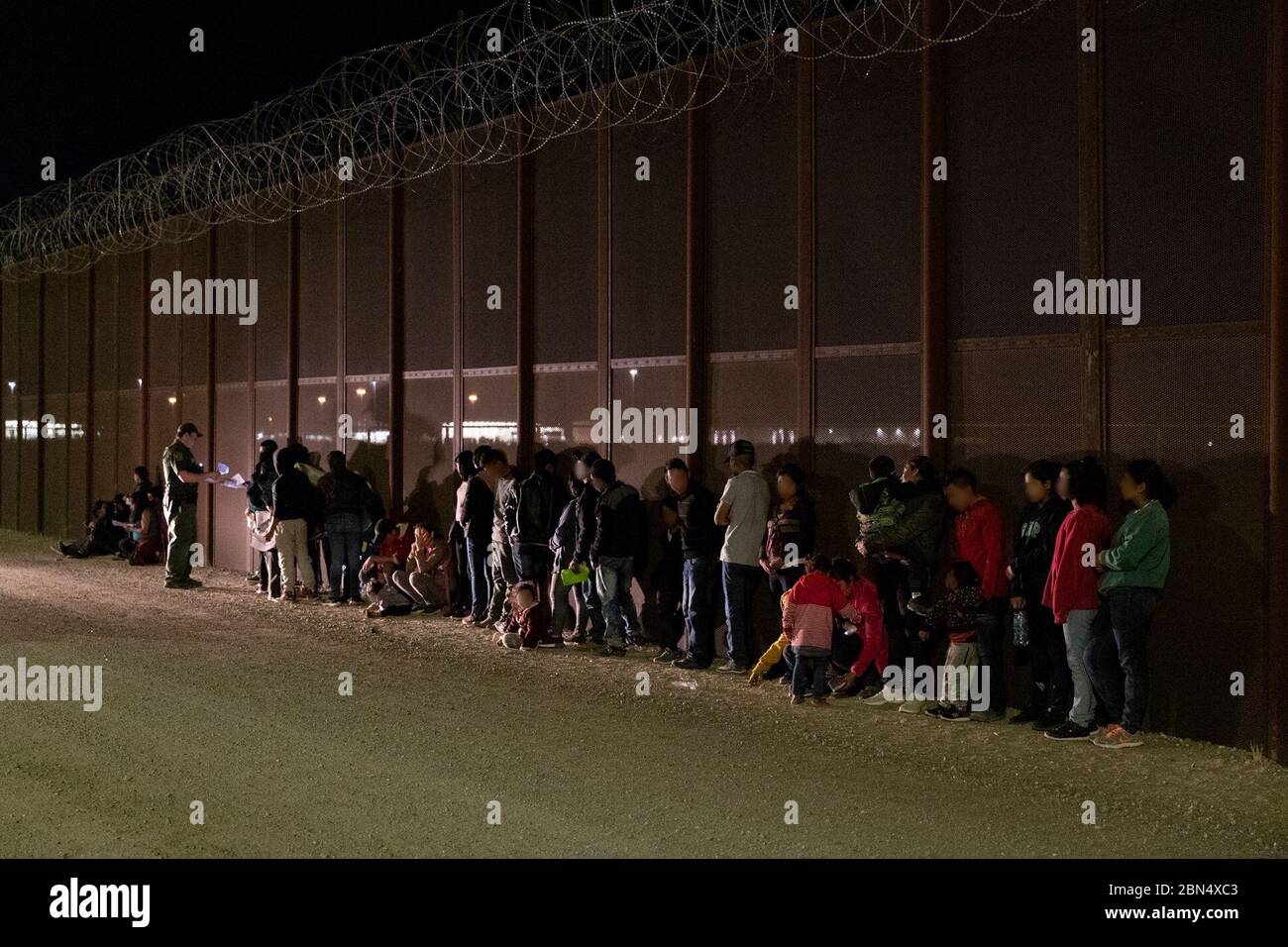 Cbp immigrants hi-res stock photography and images - Alamy