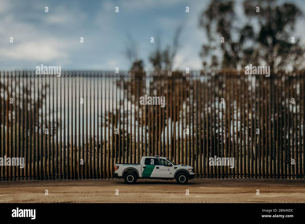 New 30 foot wall hi-res stock photography and images - Alamy