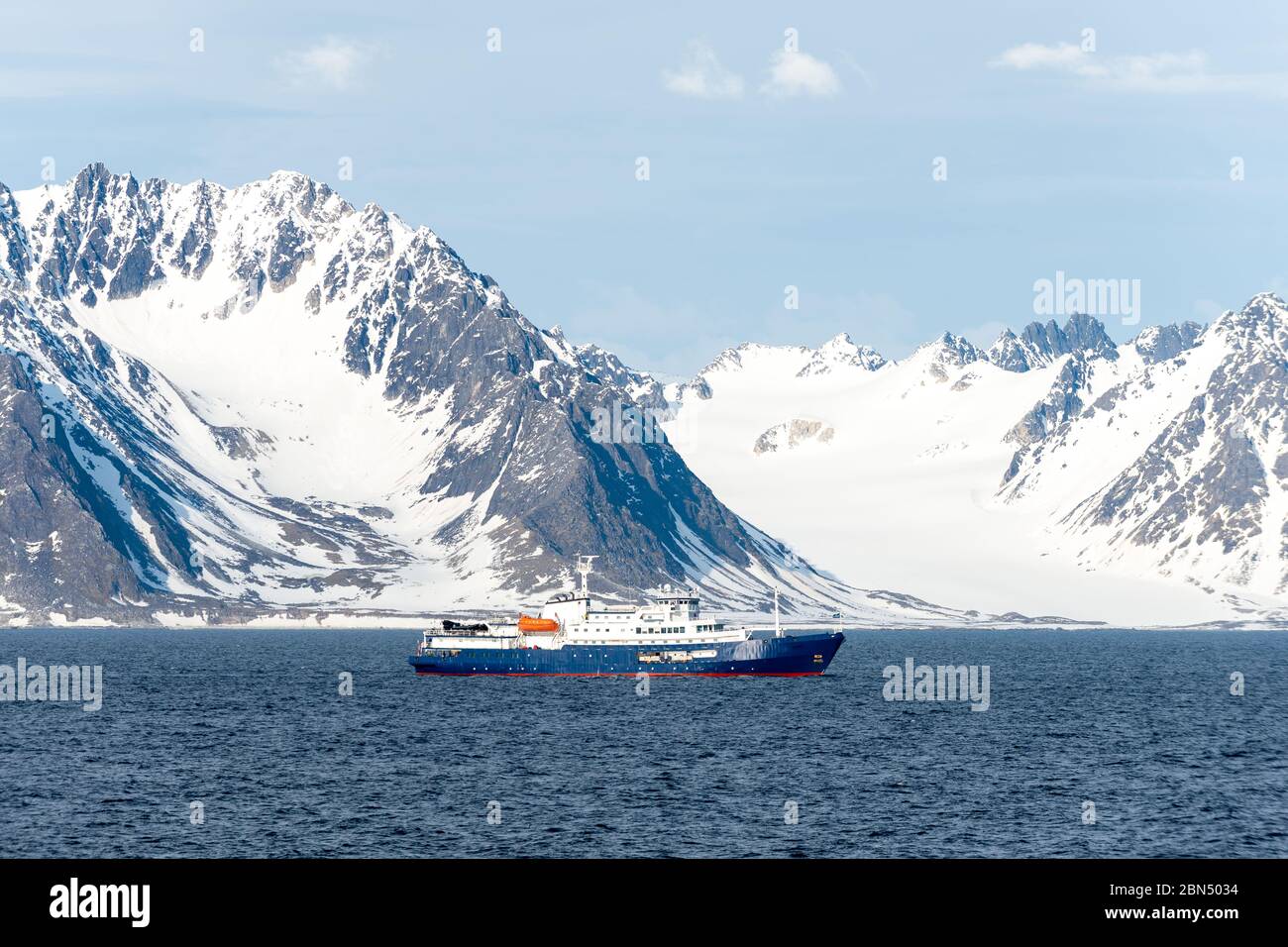 Expedition ship in Arctic sea, Svalbard. Passenger cruise vessel ...