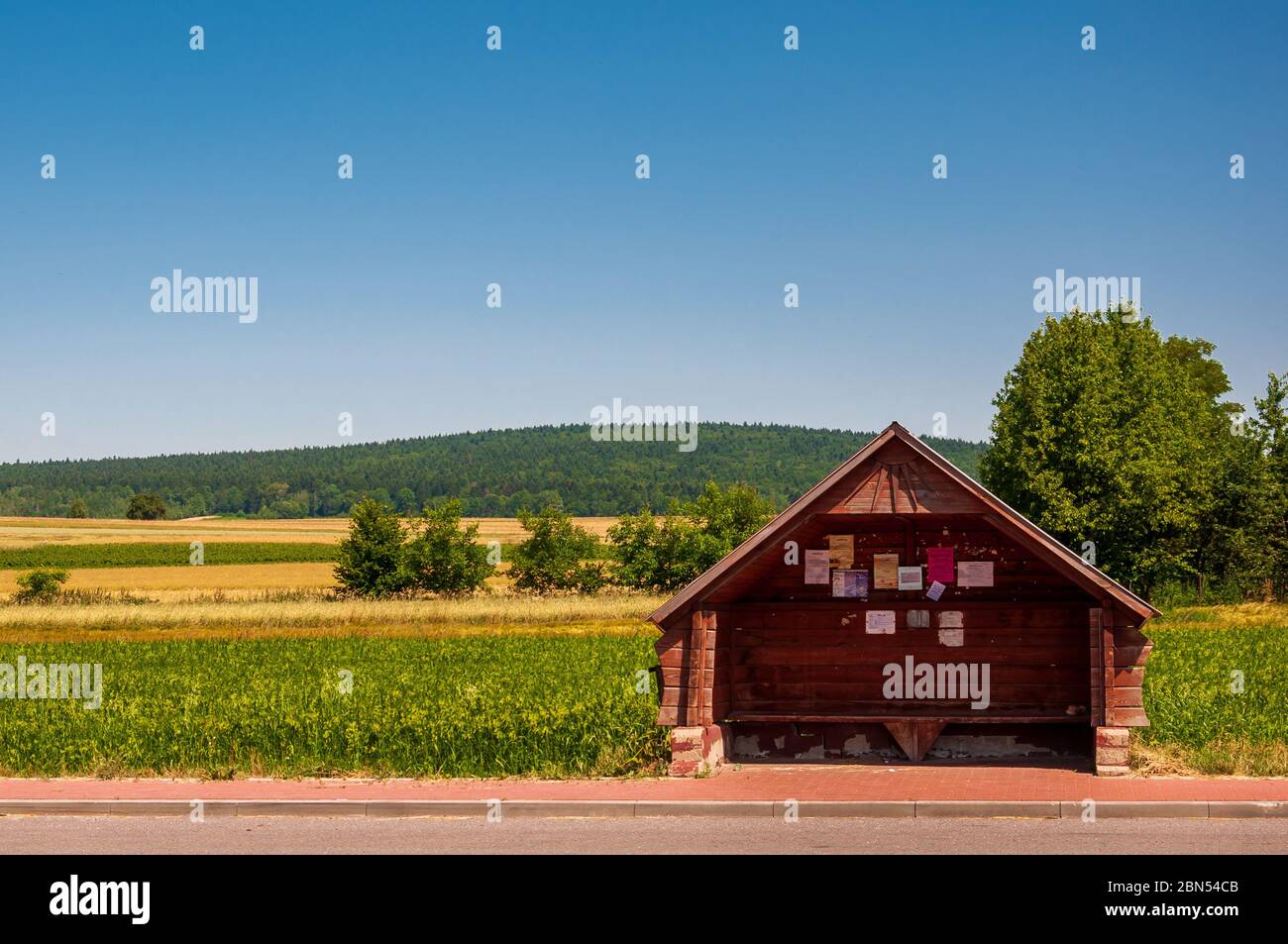 Bus stop in the countryside Stock Photo - Alamy