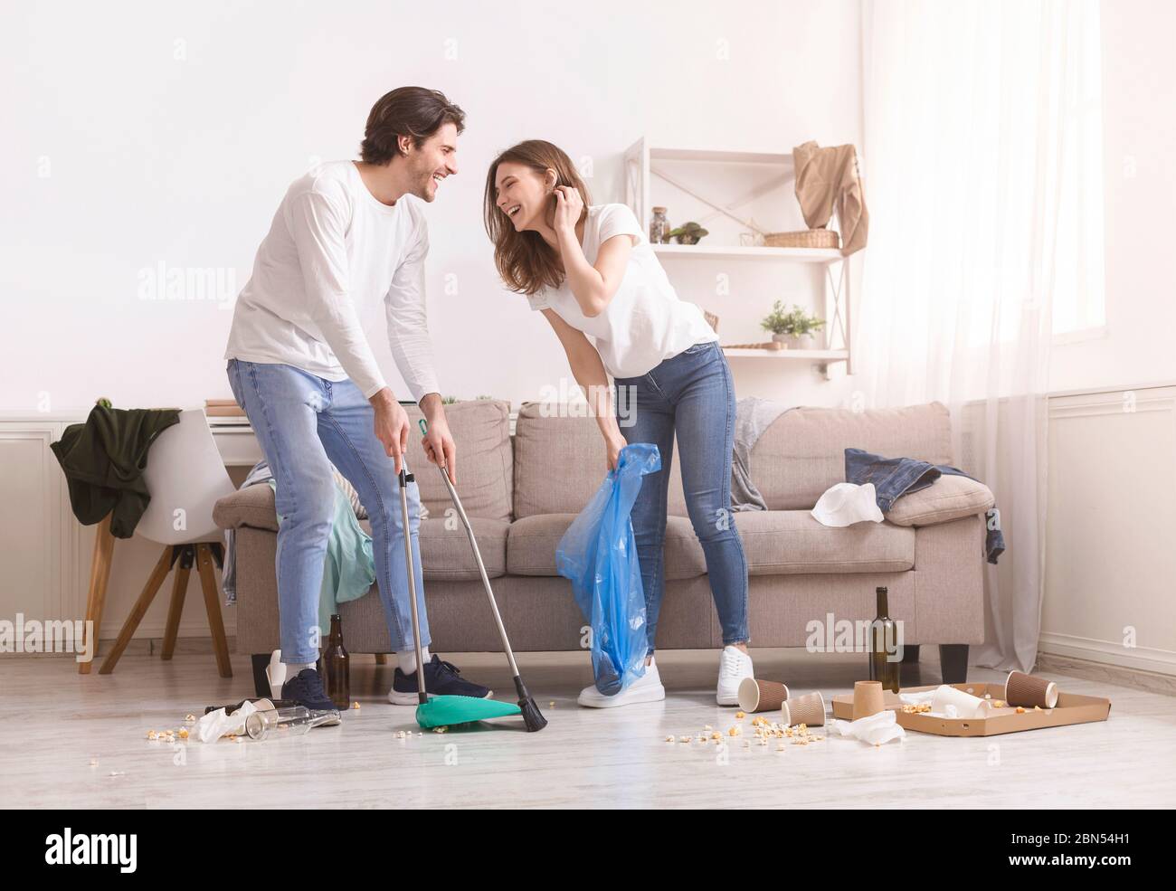 After party mess hi-res stock photography and images - Alamy