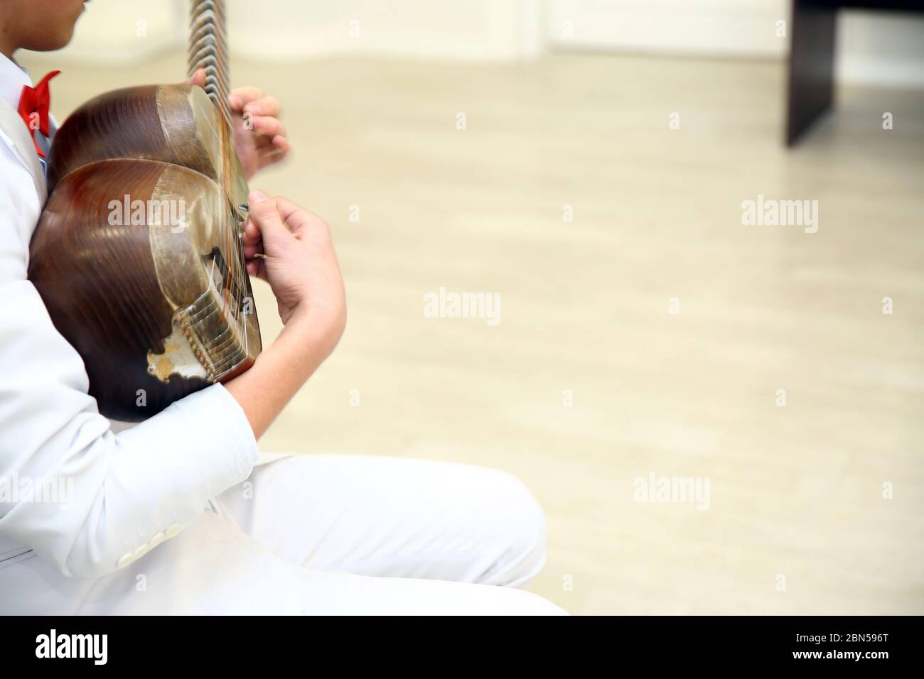 Azerbaijani tar hi-res stock photography and images - Alamy