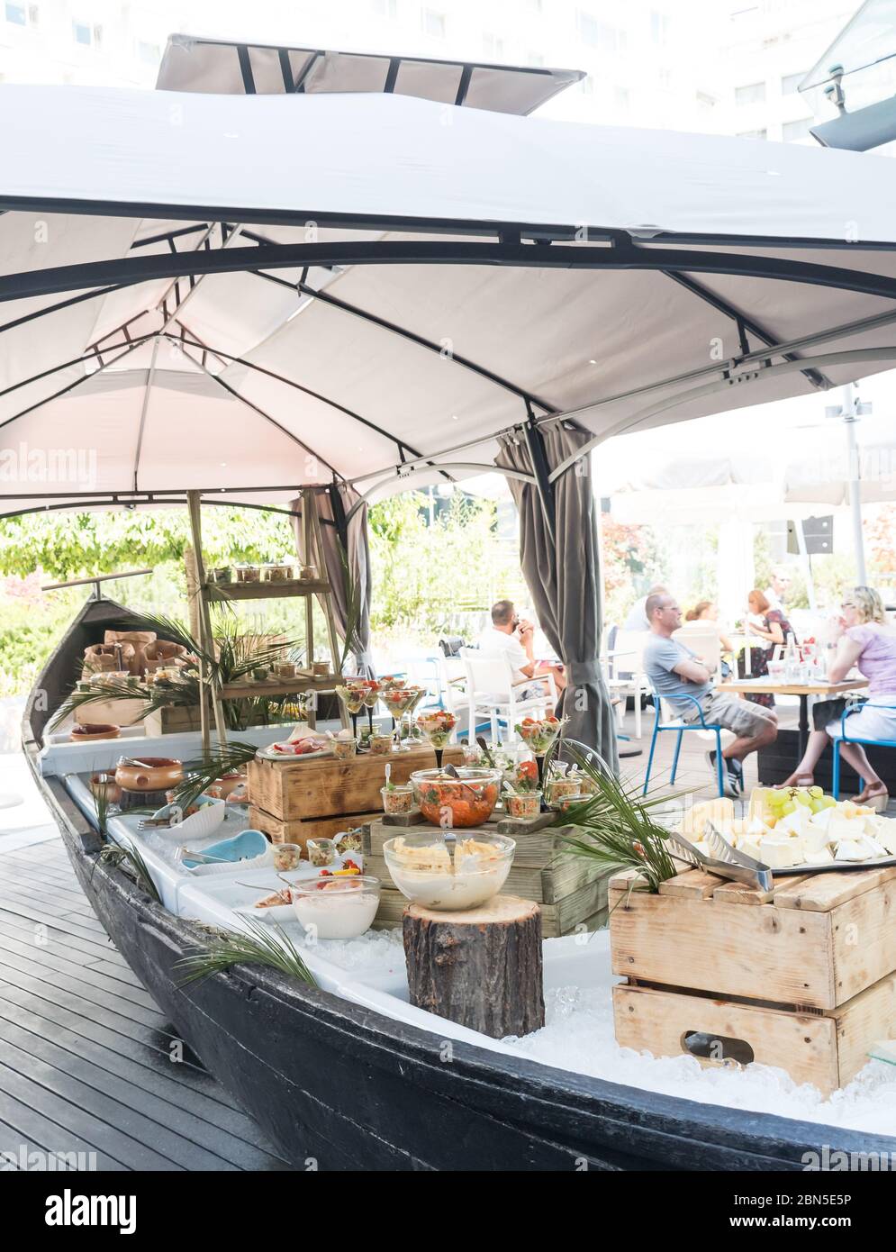 Luxury catering by the pool, food bloggers event, banquet, wedding ...