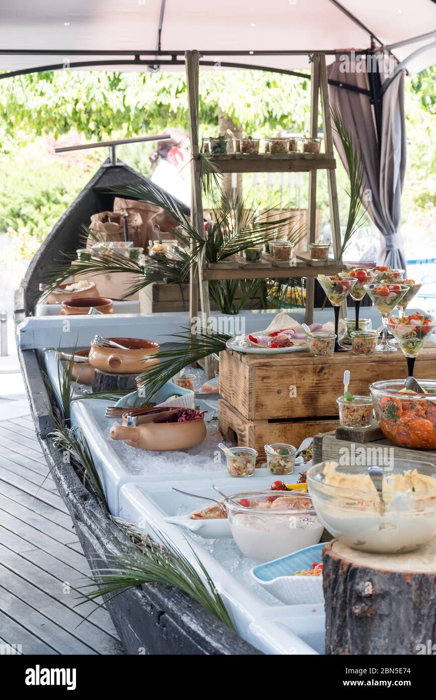 Luxury catering by the pool, food bloggers event, banquet, wedding ...