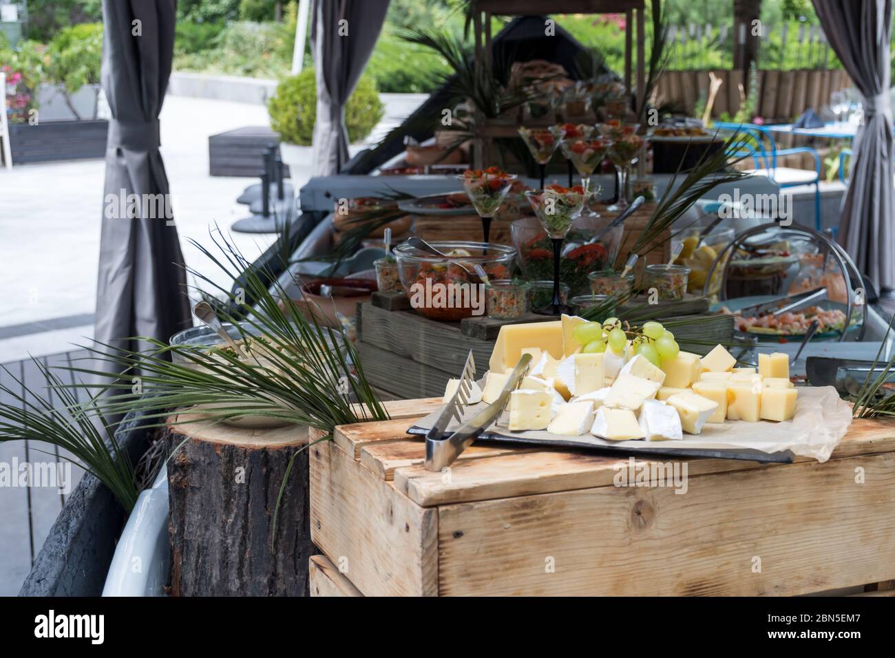 Luxury catering by the pool, food bloggers event, banquet, wedding ...