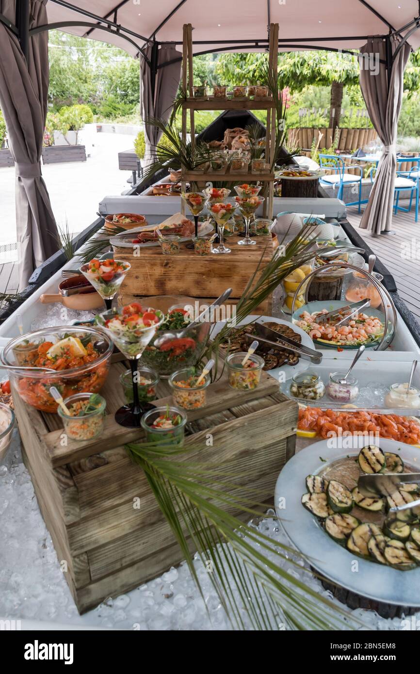 Luxury catering by the pool, food bloggers event, banquet, wedding ...