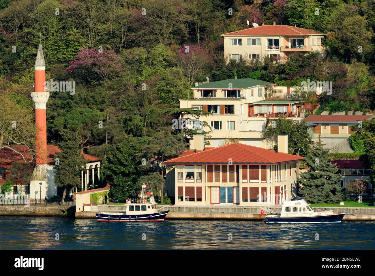 Bosphorus strait waterfront istanbul hi-res stock photography and ...