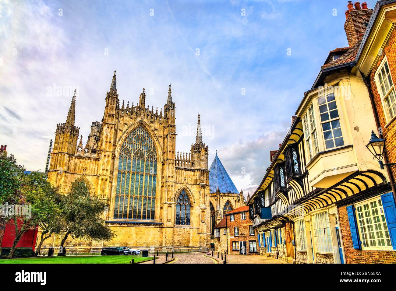 Historic york england timbered building hi-res stock photography and ...