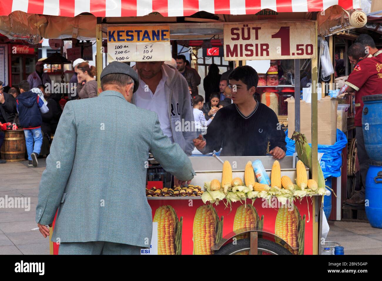 Istanbul turkey street food corn hi-res stock photography and images ...