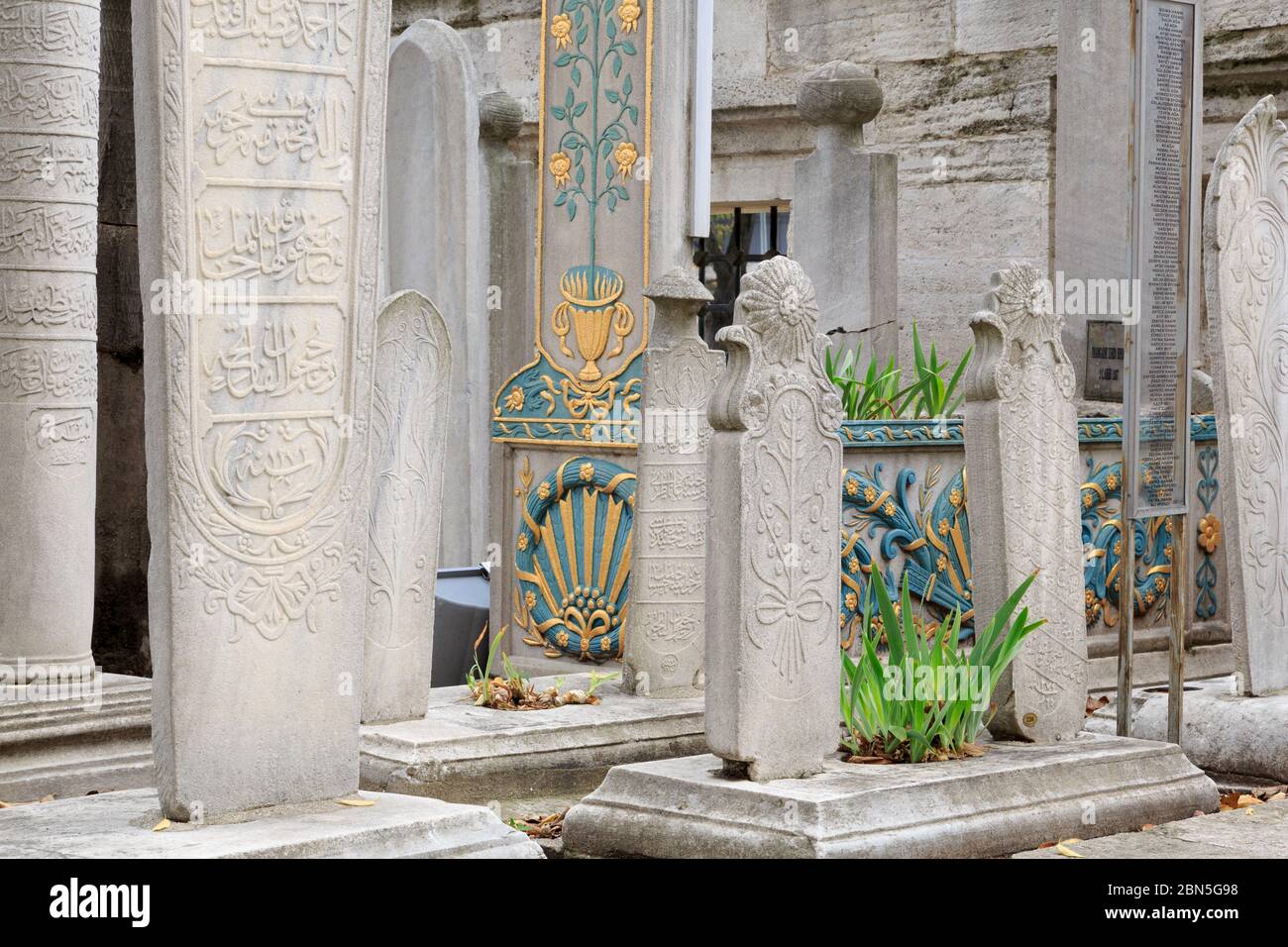 Cemetery suleymaniye mosque istanbul hi-res stock photography and ...