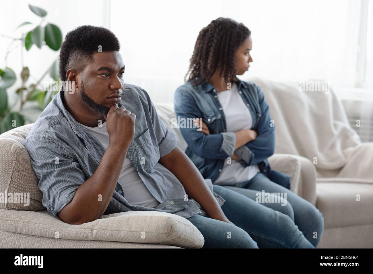 Annoyed couple ignoring other hi-res stock photography and images - Alamy