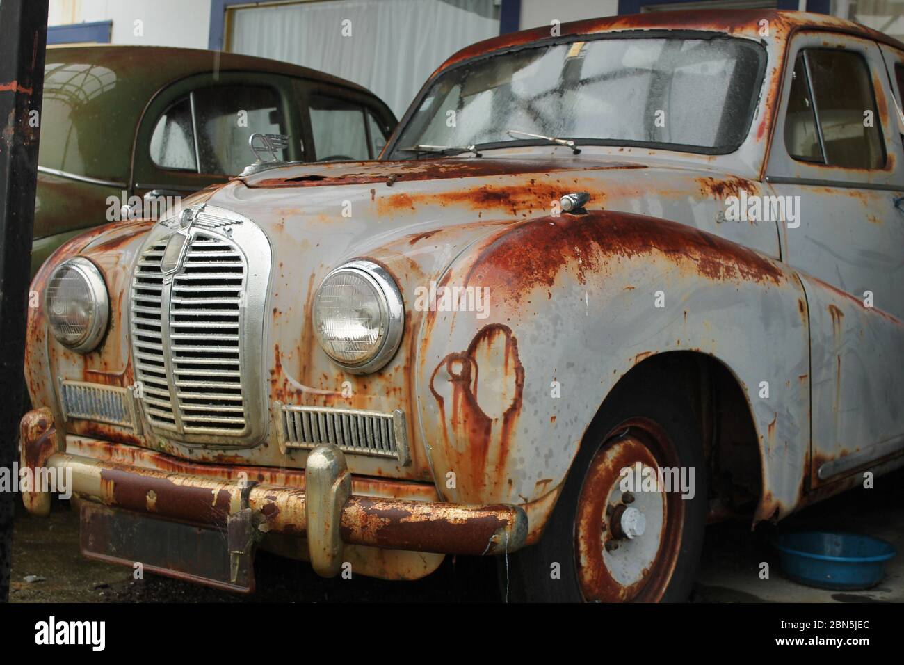 Rusty Grey Car Stock Photo - Alamy