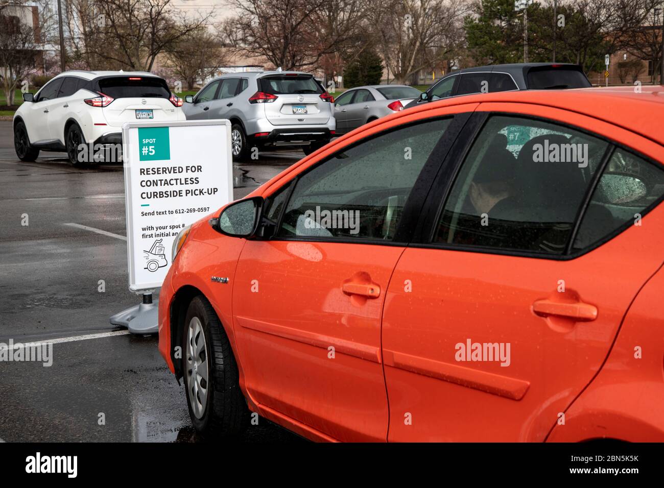Curbside hi-res stock photography and images - Alamy