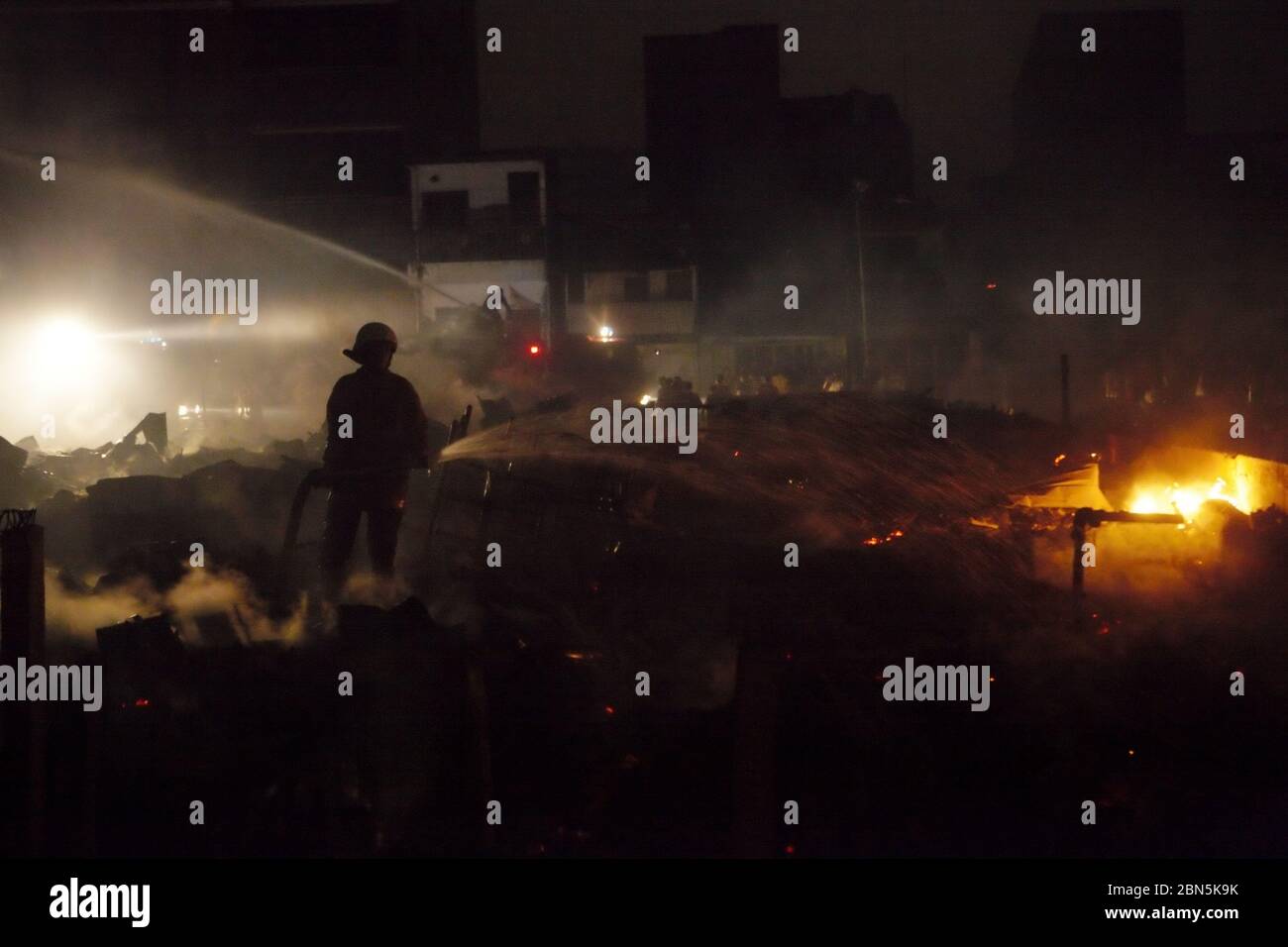 Firefighting cooling phase hi-res stock photography and images - Alamy