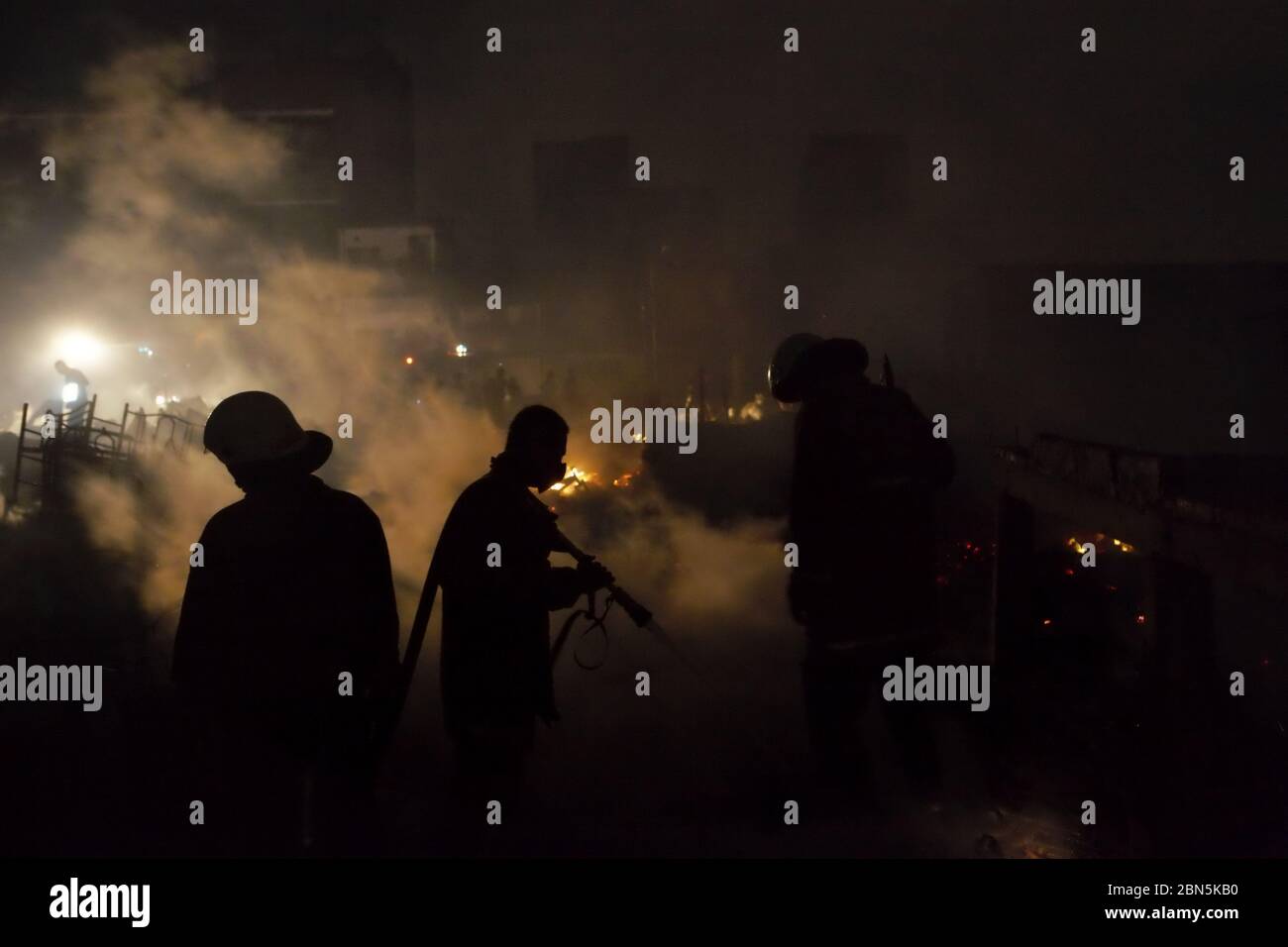 Firefighting cooling phase hi-res stock photography and images - Alamy