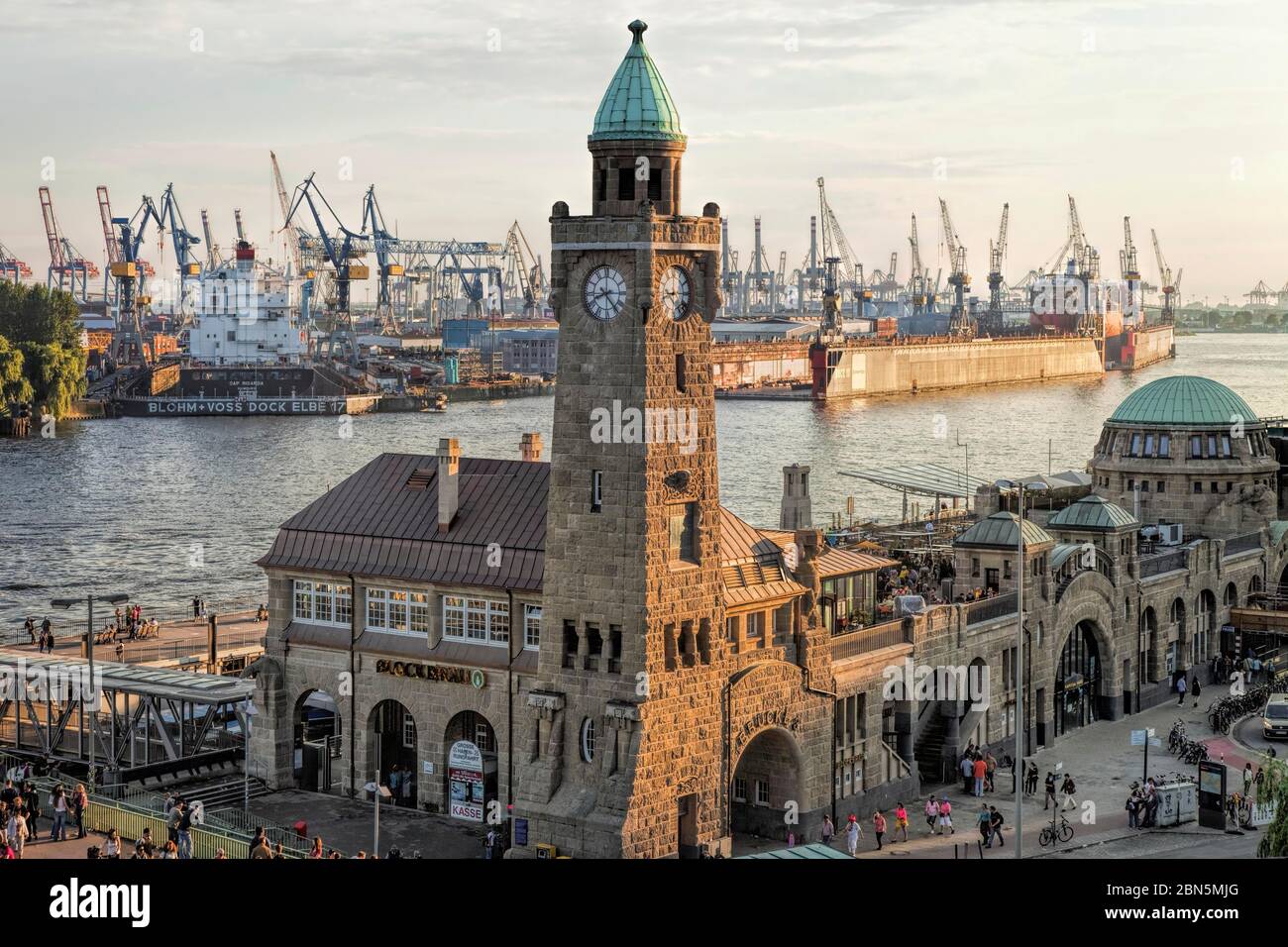 Clock tower and gauge tower, Landungsbruecken, St. Pauli, Hamburg Stock ...