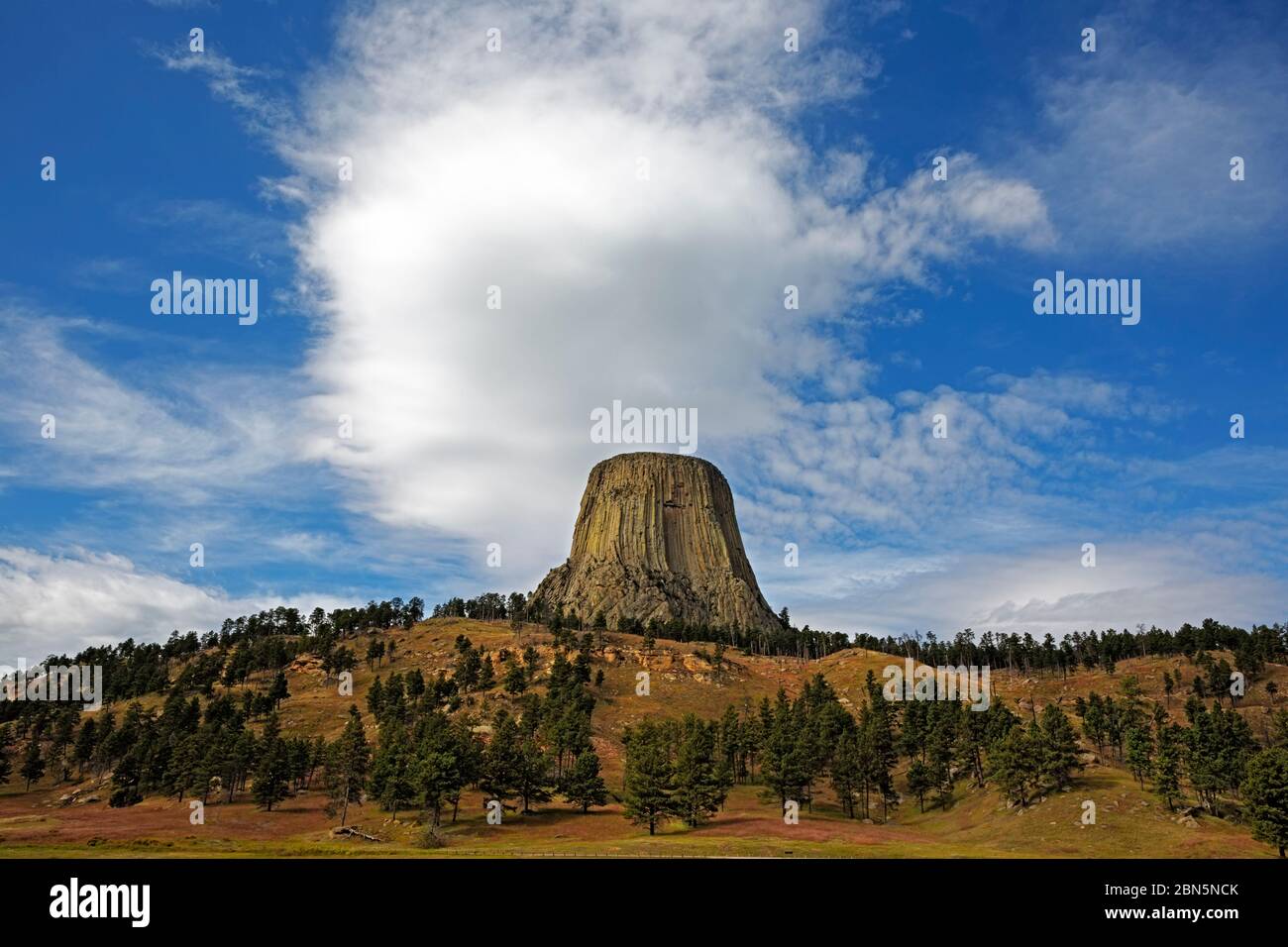 Devils tower nati hi-res stock photography and images - Alamy