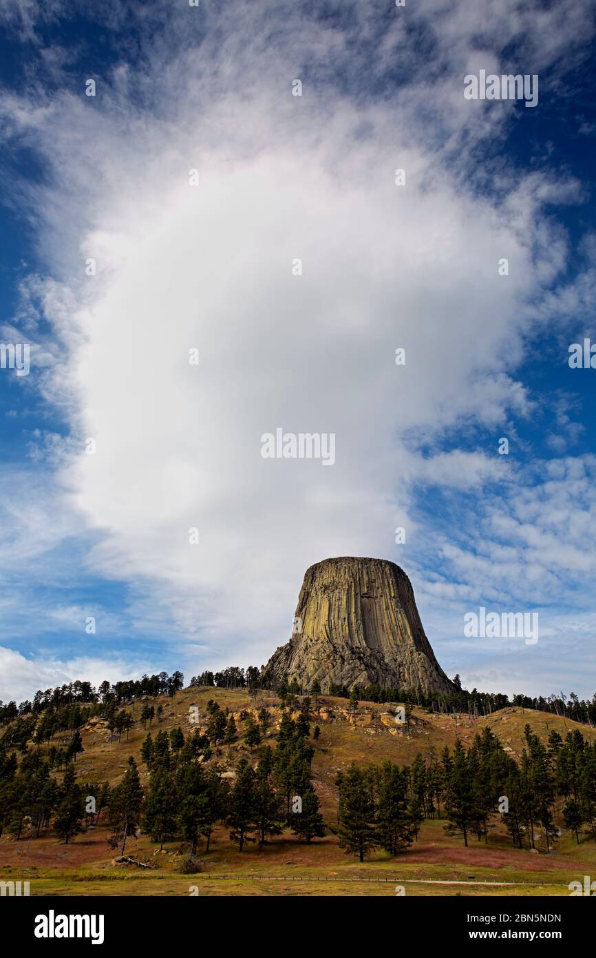 WY04229-00...WYOMING - Afternoon clouds forming over Devil's Tower in ...