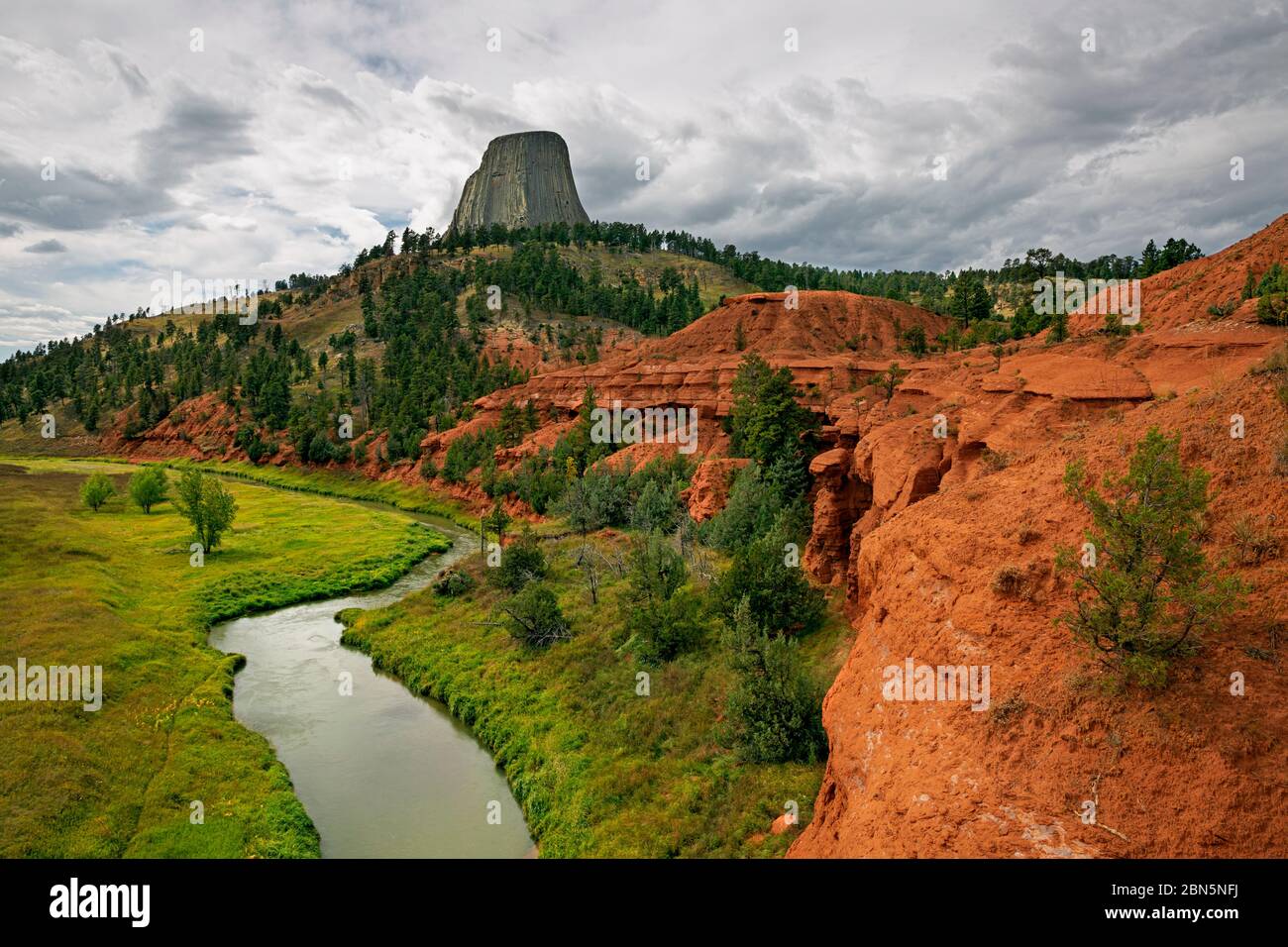 WY04234-00...WYOMING - The Belle Fourche River flowing through Devil's ...