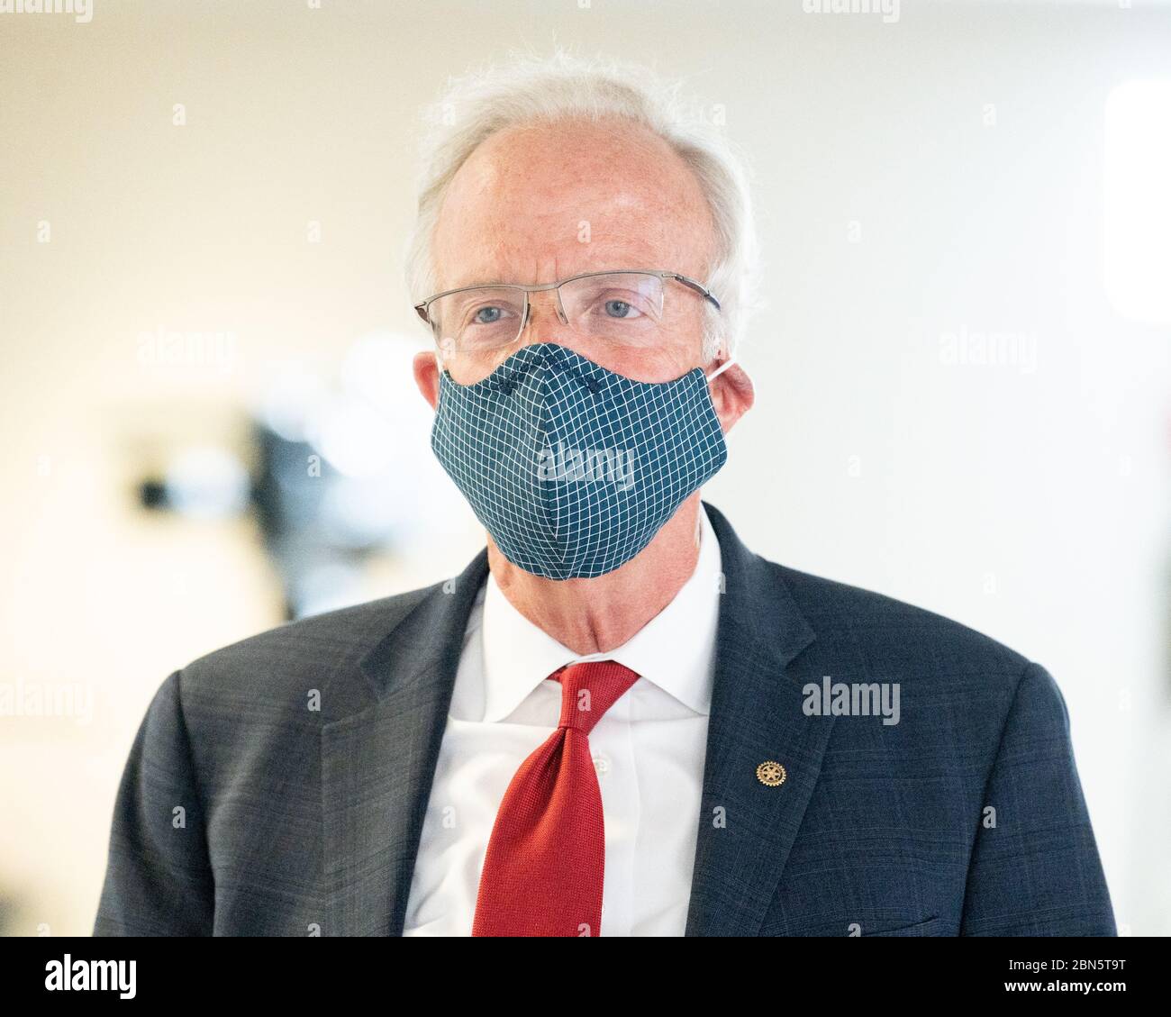 Jerry mask hi-res stock photography and images - Alamy