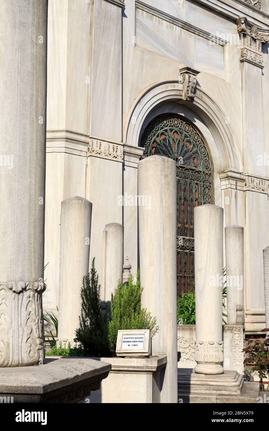 Cemetery of Mahmud 11, Istanbul, Turkey, Europe Stock Photo - Alamy