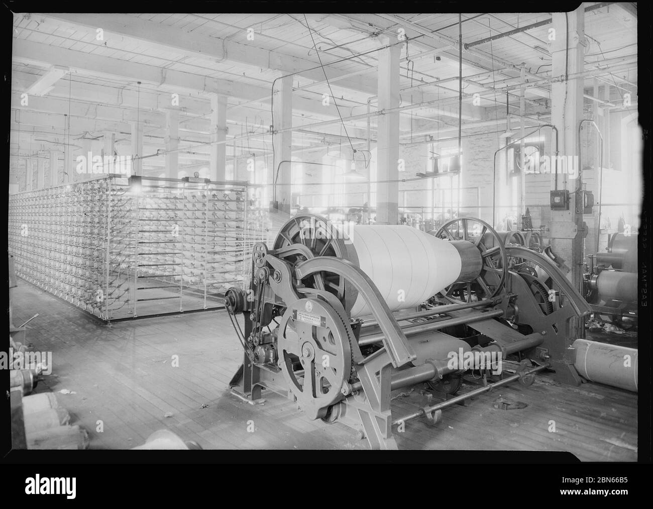 Textile machine historical hi-res stock photography and images - Alamy