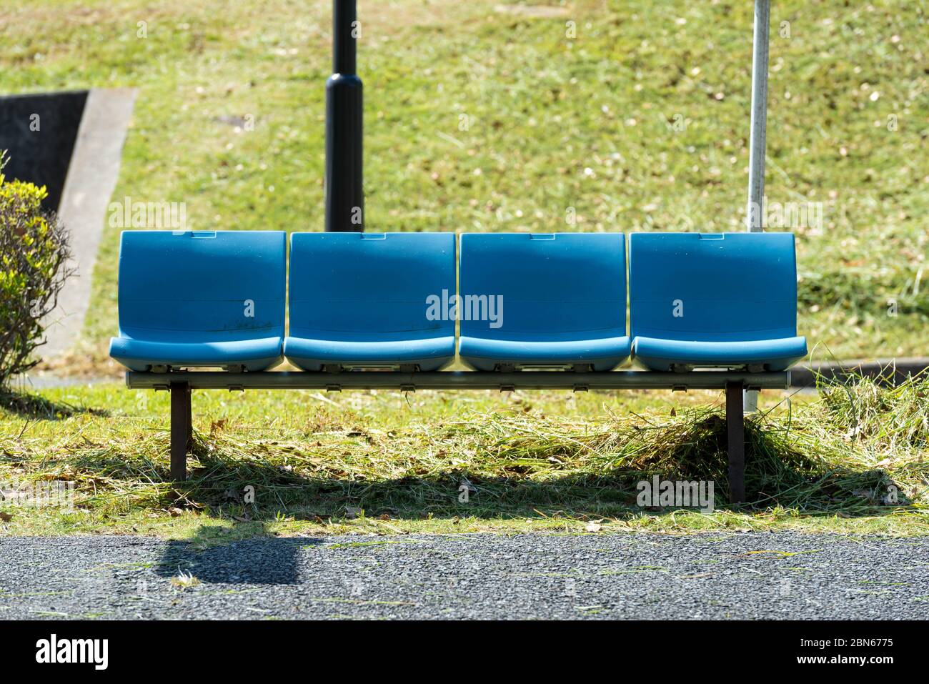 Bus stop sign bench hi-res stock photography and images - Alamy