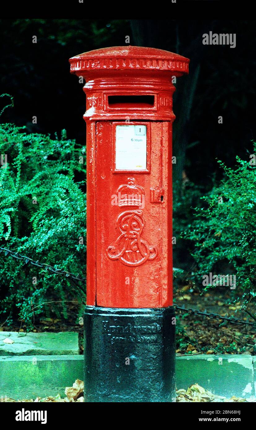 20th century post box hi-res stock photography and images - Alamy