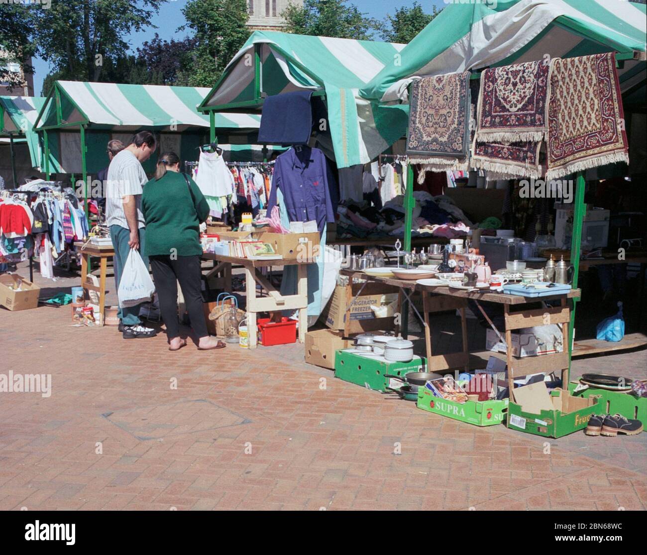 Shoppers in wellingborough town centre hi-res stock photography and ...