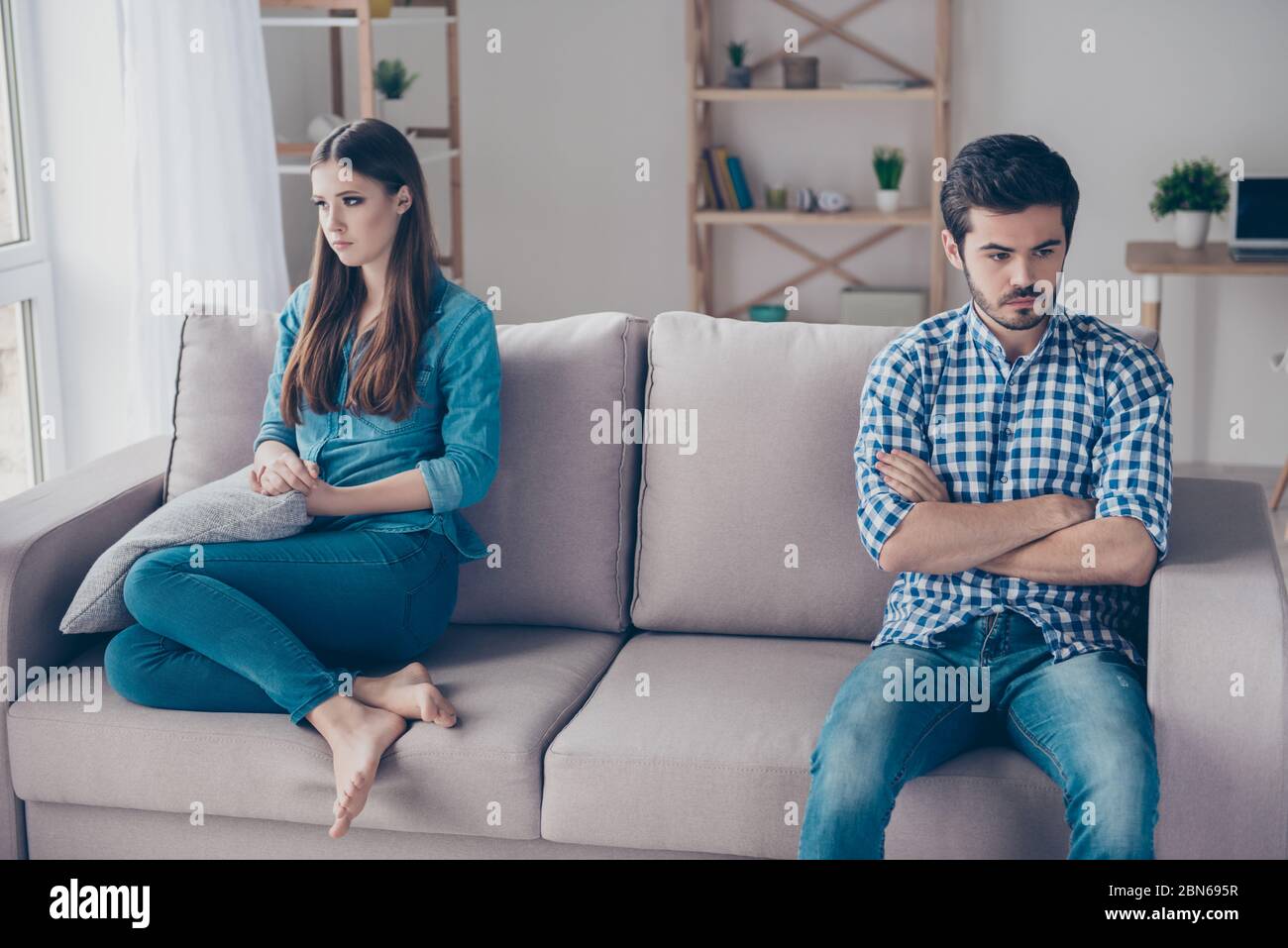 Cheat home hi-res stock photography and images - Alamy