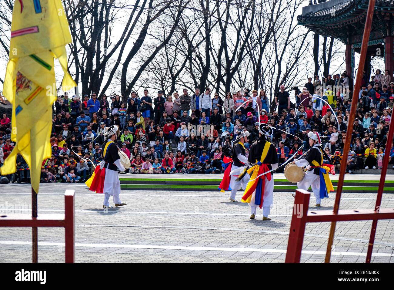 Pungmul korea hi-res stock photography and images - Alamy