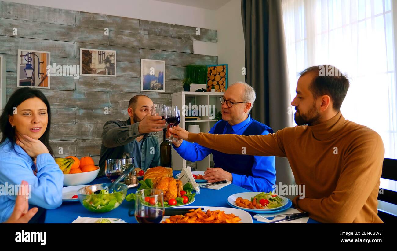 Familly eating table hi-res stock photography and images - Alamy