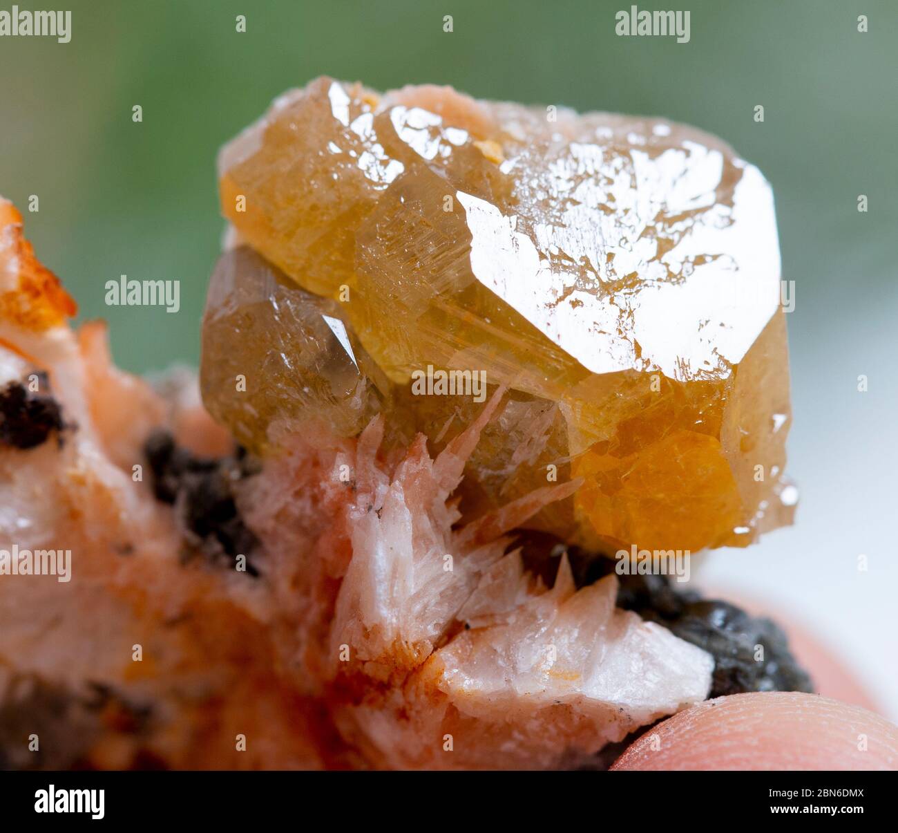 mineral specimen quartz gem stone rock geology Stock Photo - Alamy
