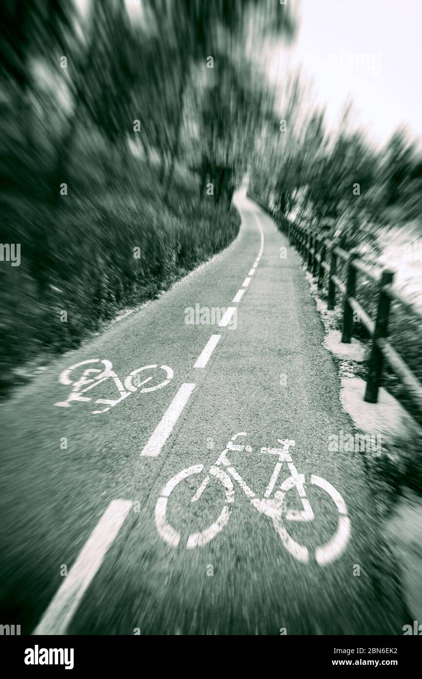 Cycle paths along embankment hi-res stock photography and images - Alamy