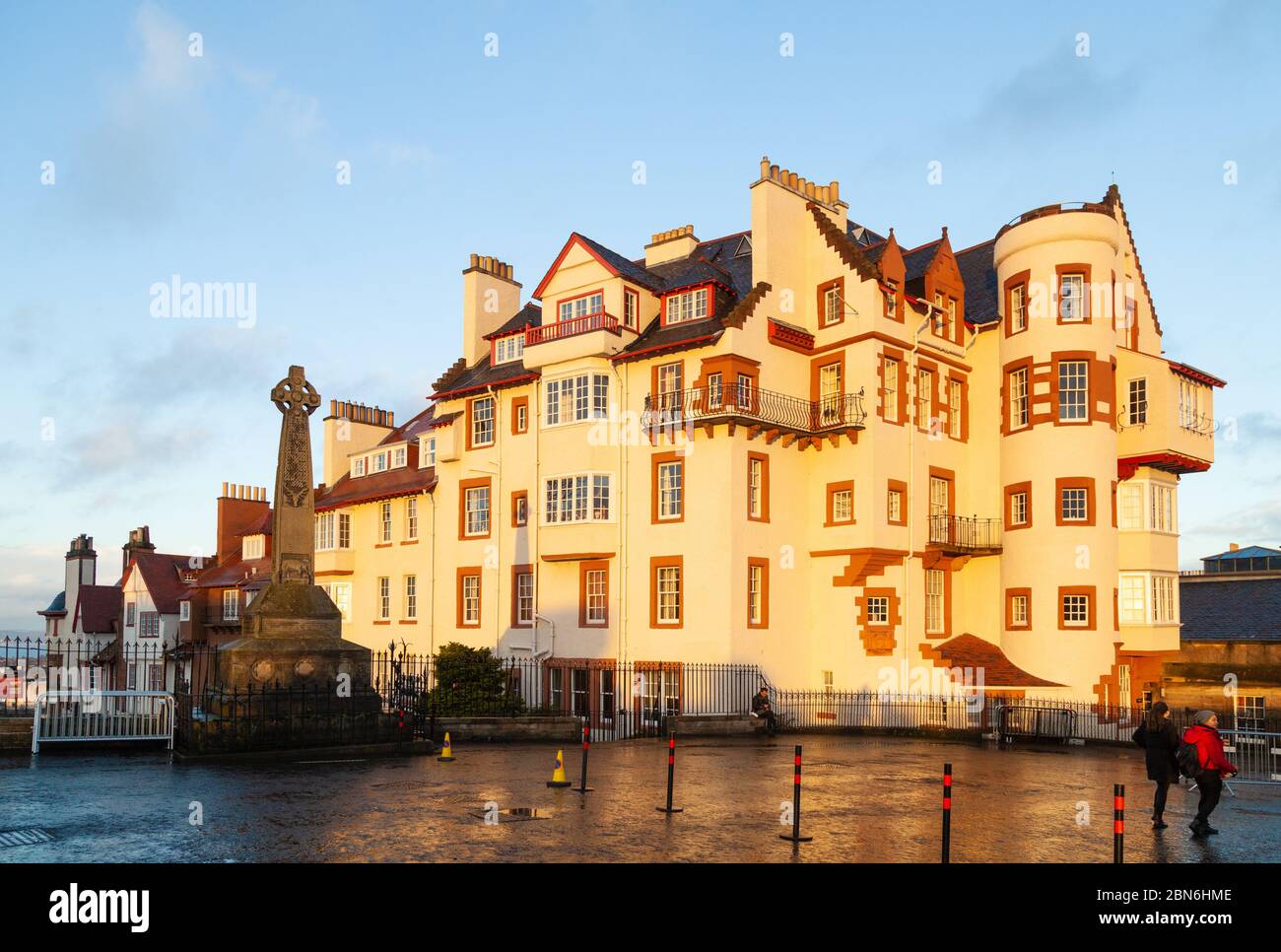 Whitewashed old building now flats on Edinburgh Castle Esplanade Stock ...