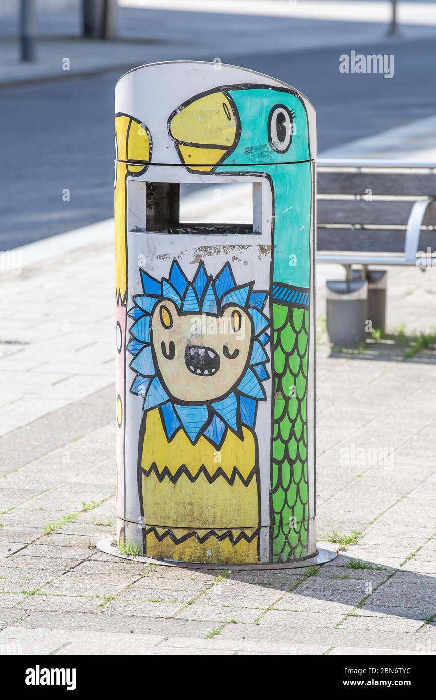 Decorated Waste Bin in Southampton, UK Stock Photo - Alamy