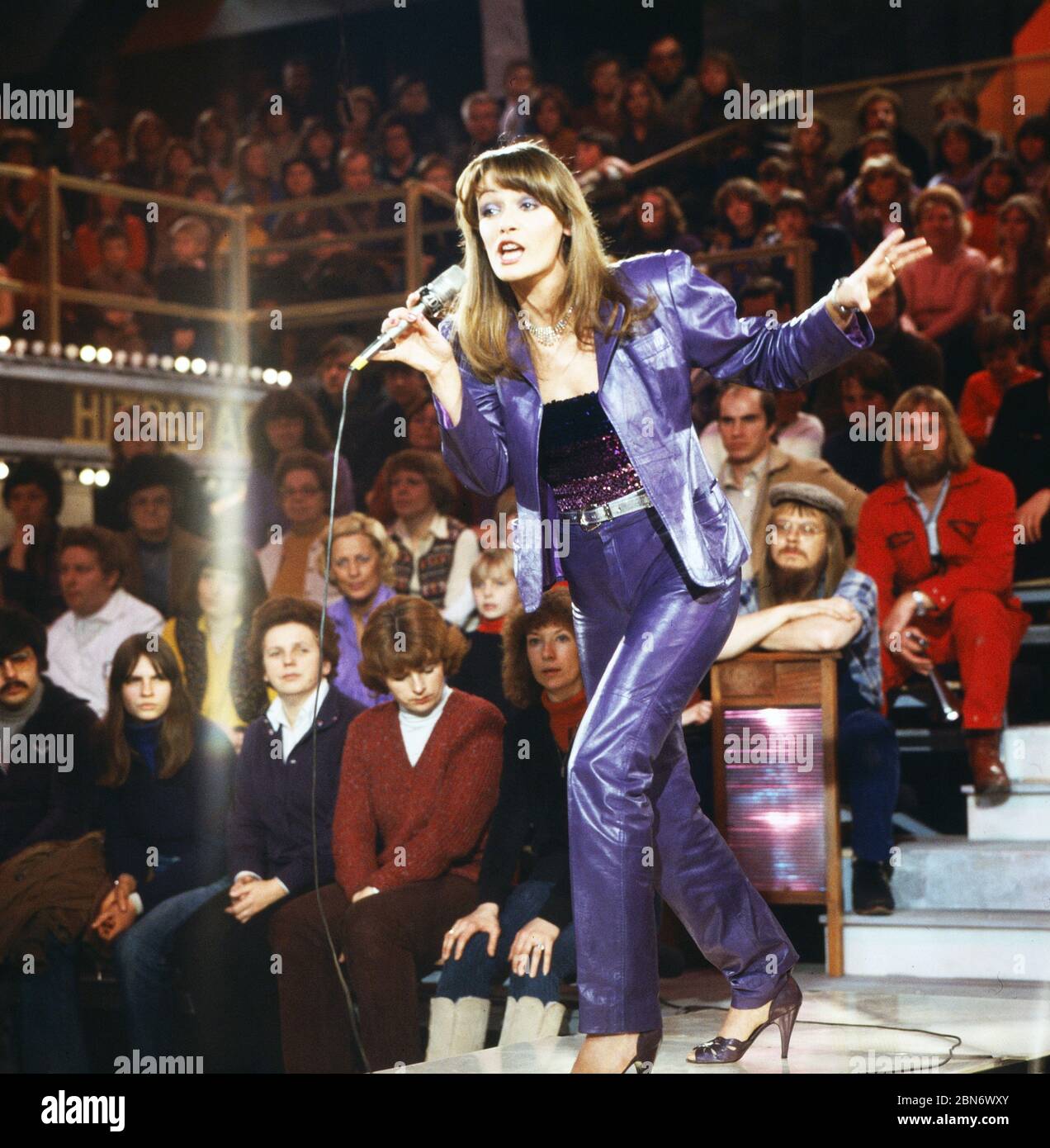 Ingrid Peters, deutsche Schlagersängerin in der ZDF Hitparade ...