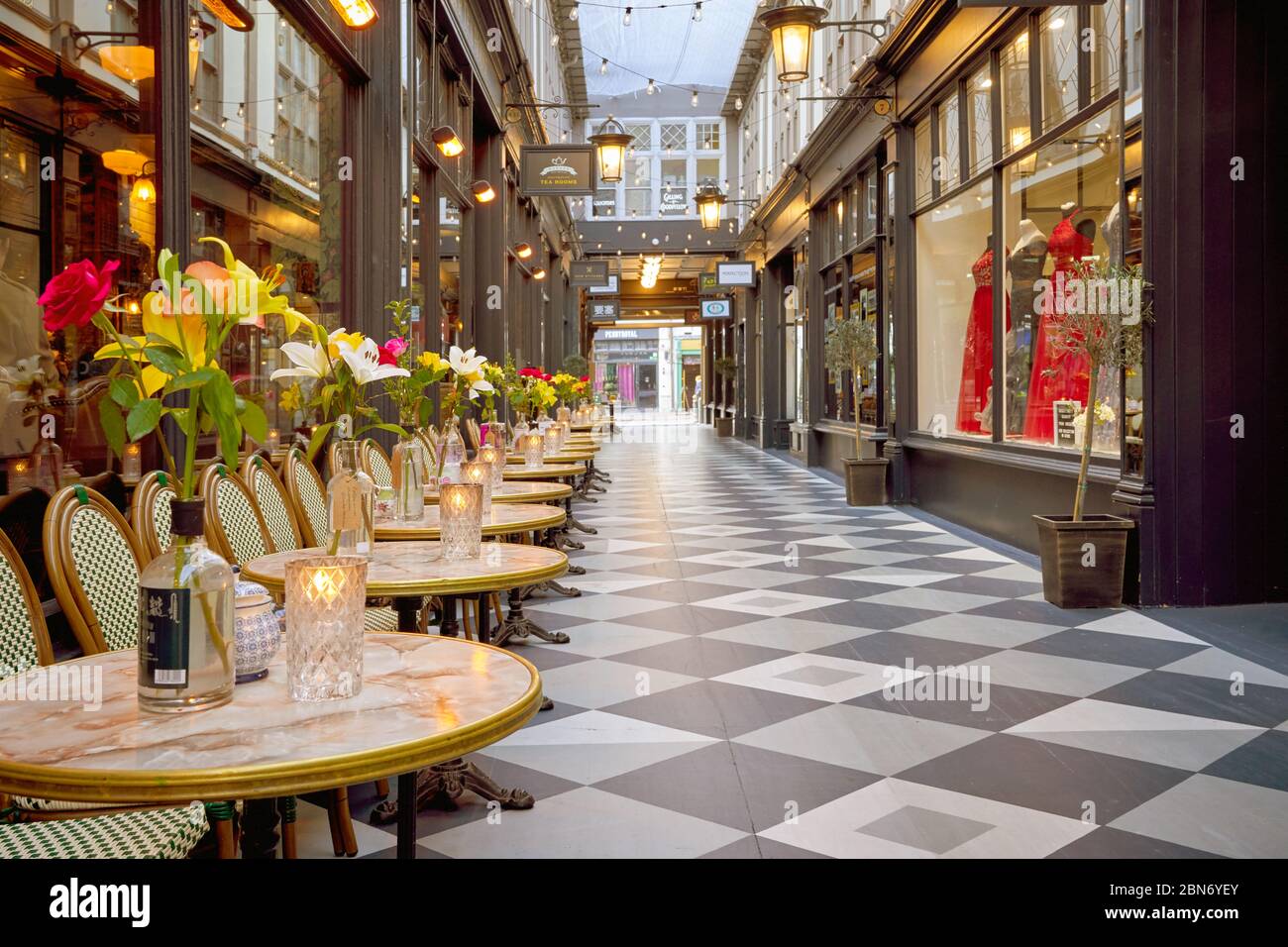 Centre commercial wales hi-res stock photography and images - Alamy