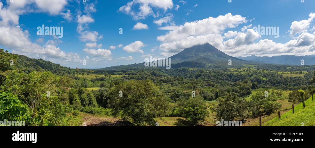 Arenal Volcano Scenery Panorama Stock Photo - Alamy