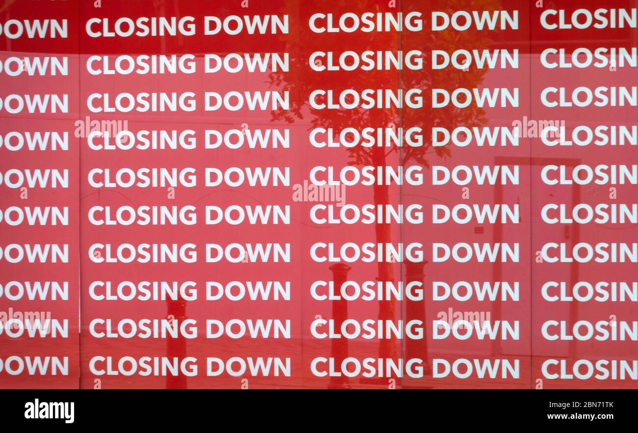 Closing down notice in a Liverpool store's window Stock Photo - Alamy