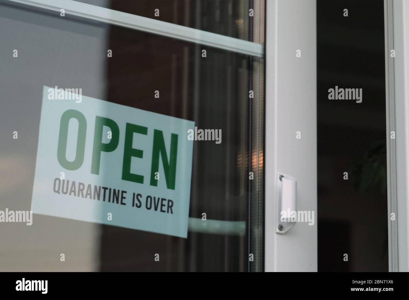 Restaurant closed notification hi-res stock photography and images - Alamy